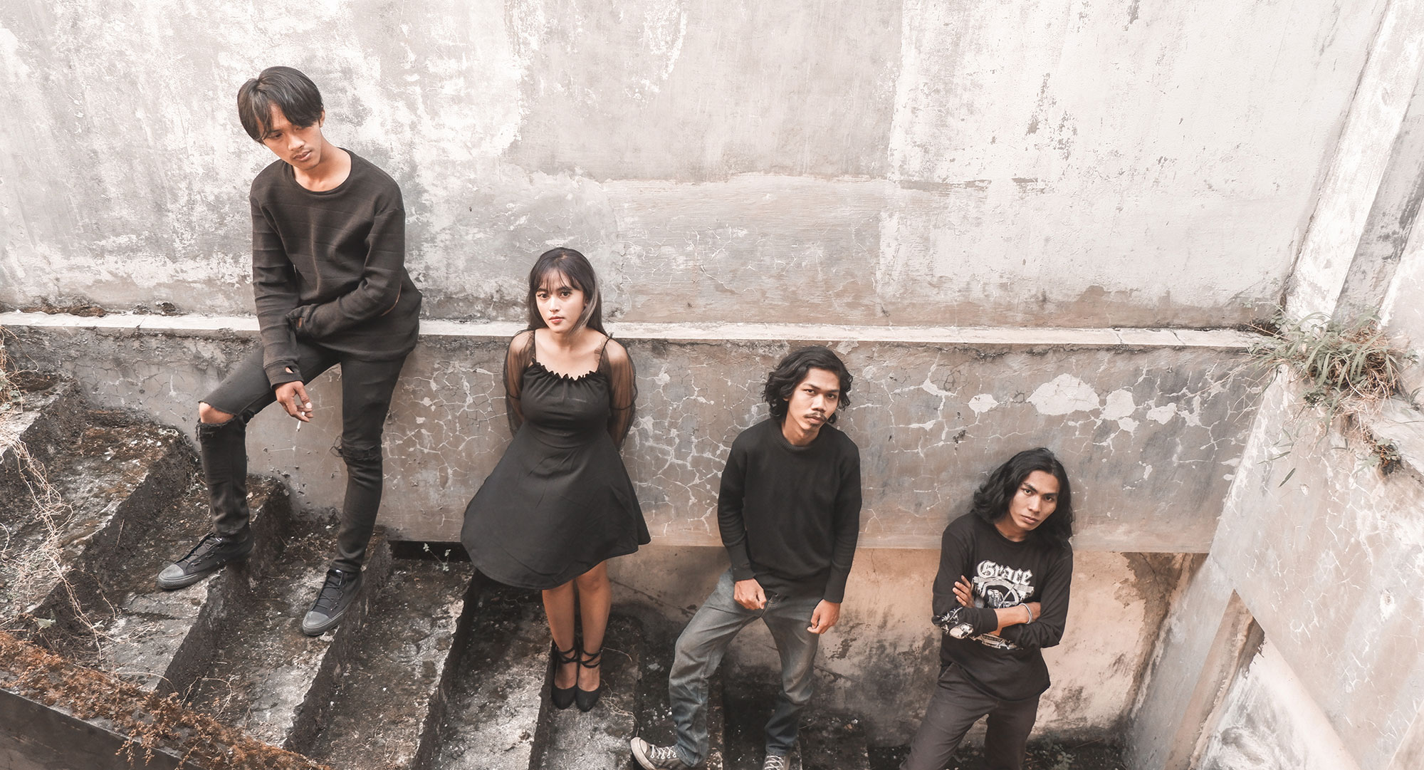Bencana Hati FALLEN ROSE, yang Berjubah Musik Keras - MUSIKERAS